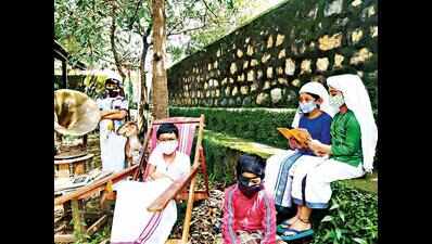 Thiruvananthpuram: Vaikom Muhammad Basheer characters come alive on his ...