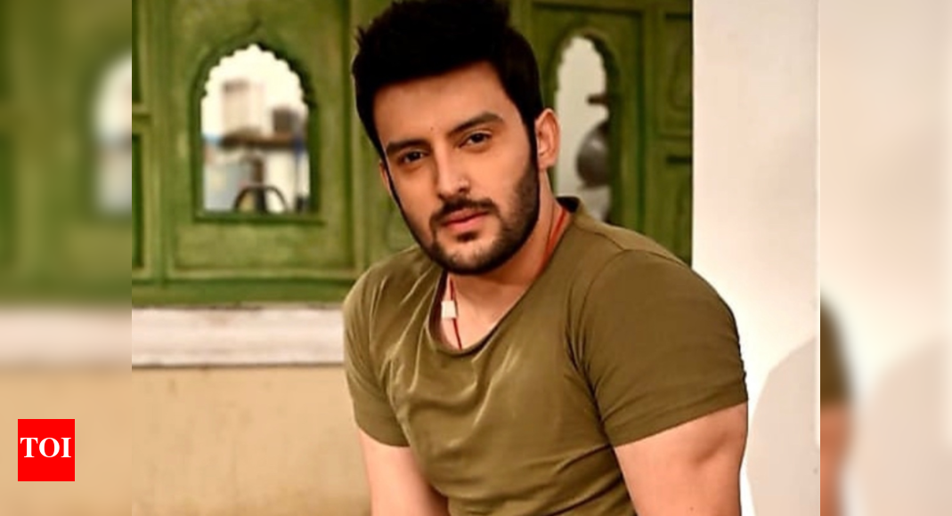 Raghav Tiwari gets injured of the sets of Hamariwali Good News while performing a stunt - Times ...