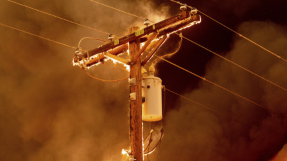 In pics: Wildfires rage as US West grapples with heat wave, drought ...