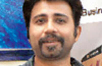 Pankaj Jha at an arty do for charity | Hindi Movie News - Times of India