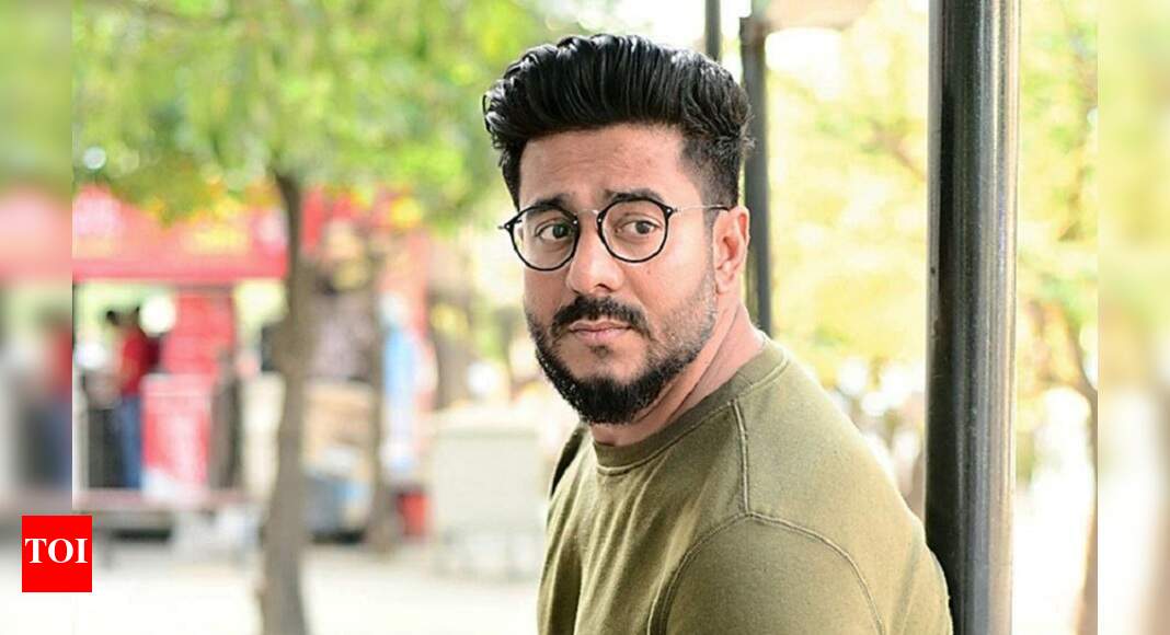 Did you know Raj Chakrabarty is not his real name! | Bengali Movie News - Times of India