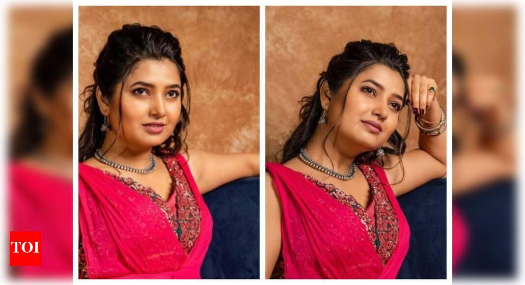 Prajakta Mali looks drop-dead gorgeous in this stunning pink dress, see ...