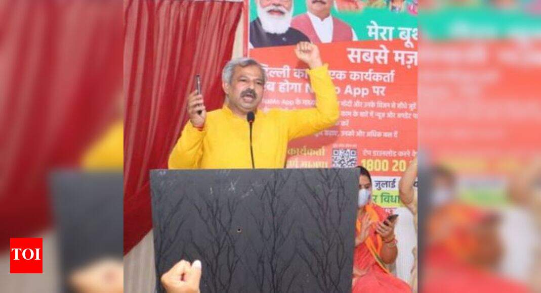 Delhi BJP chief promises action against corruption | Delhi News - Times ...