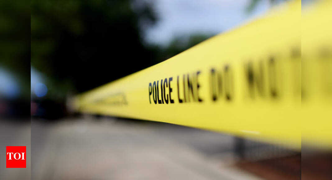 Three policemen shot dead in Pakistan's Peshawar - Times of India