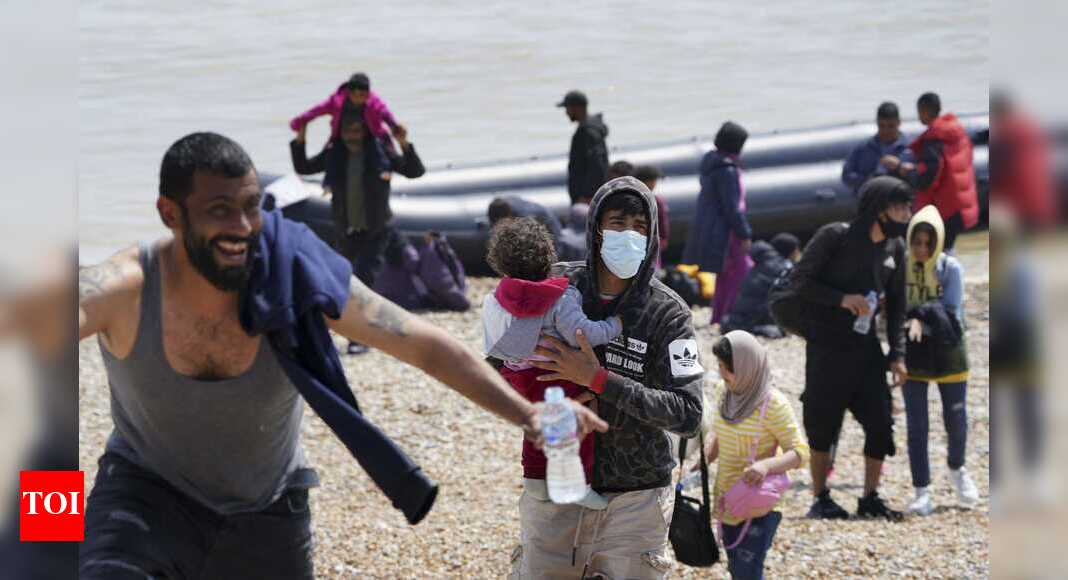 Record 430 migrants cross Channel to UK in single day - Times of India