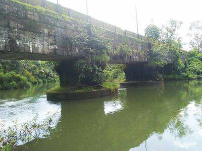 Goa: Locals worried as canal to Quepem leaking at three spots | Goa ...