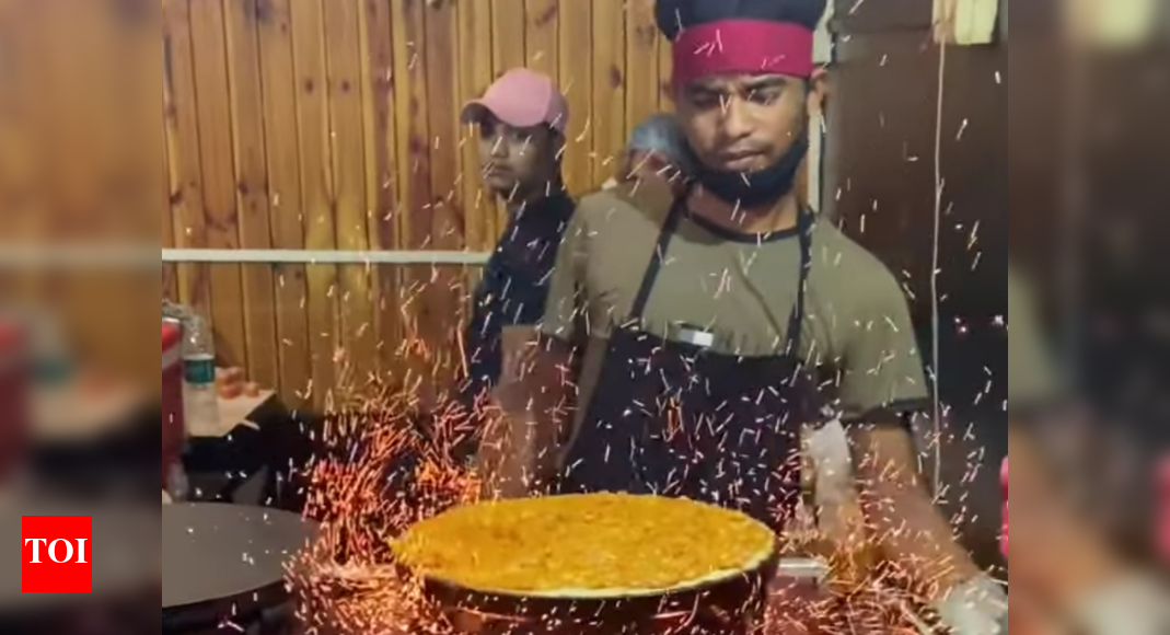 Fire Dosa: Heard of fire dosas? Here's a video going viral | - Times of ...