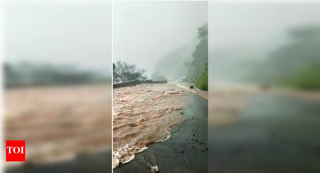 Landslides cut off ghat roads for 8 hours | Goa News - Times of India