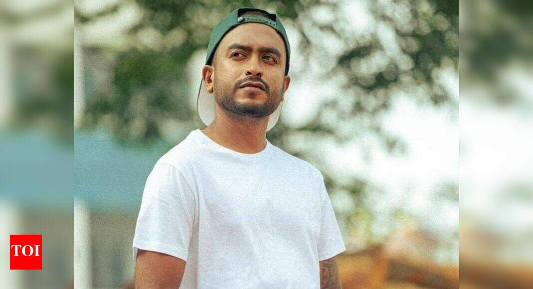 Raghu Gowda teams up with TV show co-contestant Rajeev Hanu for a film ...
