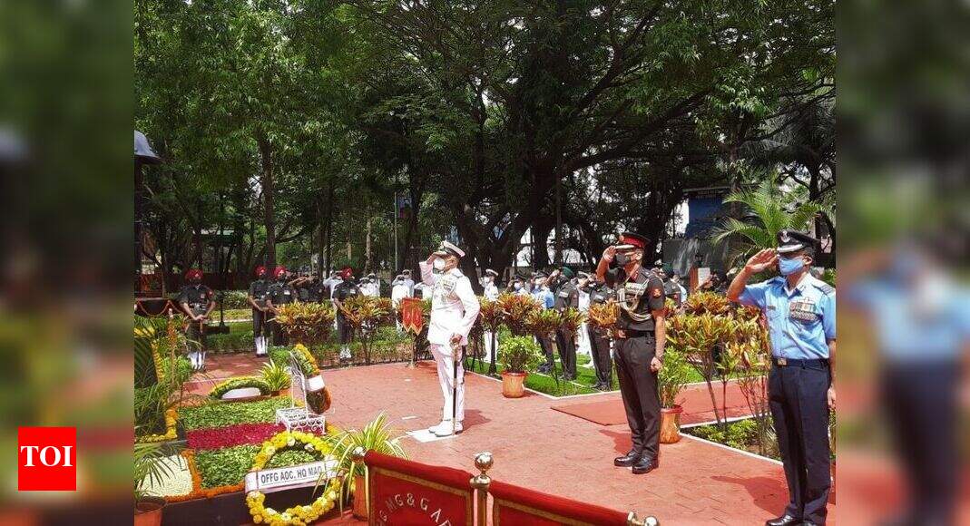 22nd Kargil Vijay Diwas: Wreath laying ceremony organized at Shaheed Smarak in Mumbai | Mumbai ...