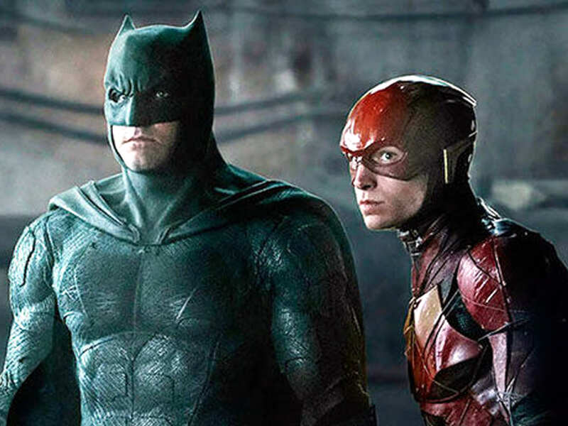The Flash Movie: Ben Affleck's Batman debuts new suit and Batcycle on ...