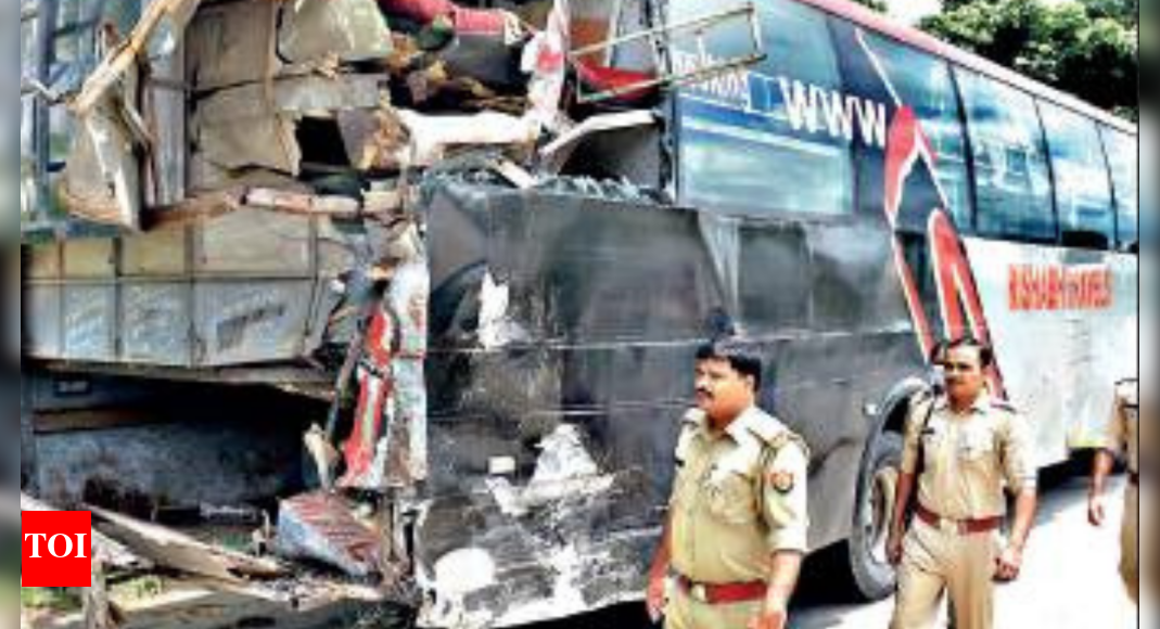Barabanki Bus Accident: 18 crushed in sleep as truck rams into bus in Barabanki | Lucknow News ...