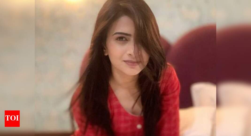 Maulika Patel on her next film 'Adako Dadko' - Exclusive | Gujarati ...