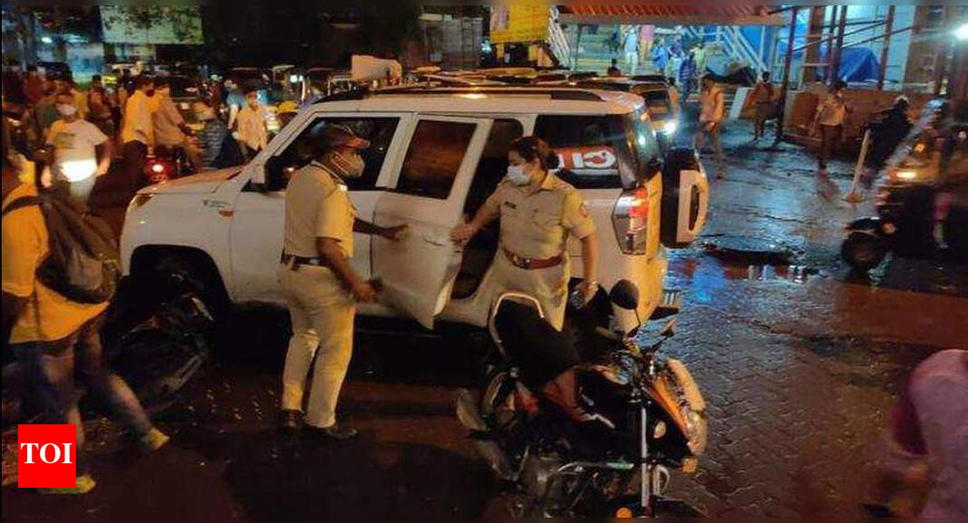 Maharashtra: Bank robbers kill manager, injure cashier as both women ...