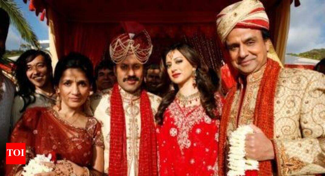 NBC Cancels 'Outsourced': First TV Show Set in India - Times of India