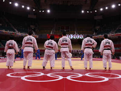 Japan, France compete for gold in first mixed judo team event | Tokyo ...