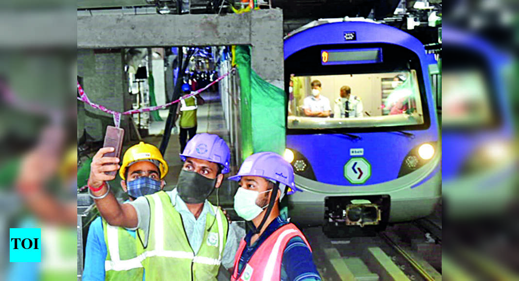 Kolkata: East-West Metro rake rolls in under Sealdah, busiest surburban ...