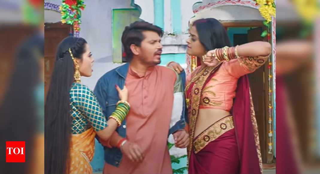 Pravesh Lal Yadav, Yamini Singh and Richa Dixit starrer 'Preetam Pyare ...