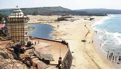 Maharashtra: Landslides bury tourism in Konkan | Mumbai News - Times of ...