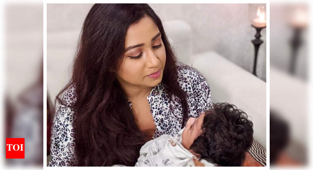 Shreya Ghoshal just cannot get 'enough' of her baby boy Devyaan, says ...