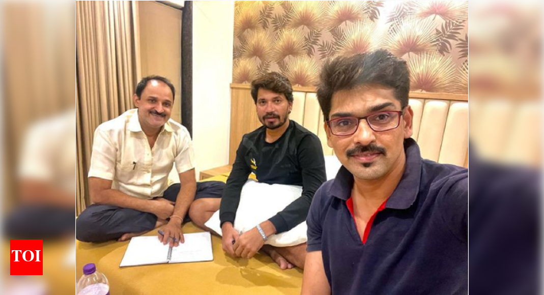 Pravesh Lal Yadav begins working on the script of his next titled ...