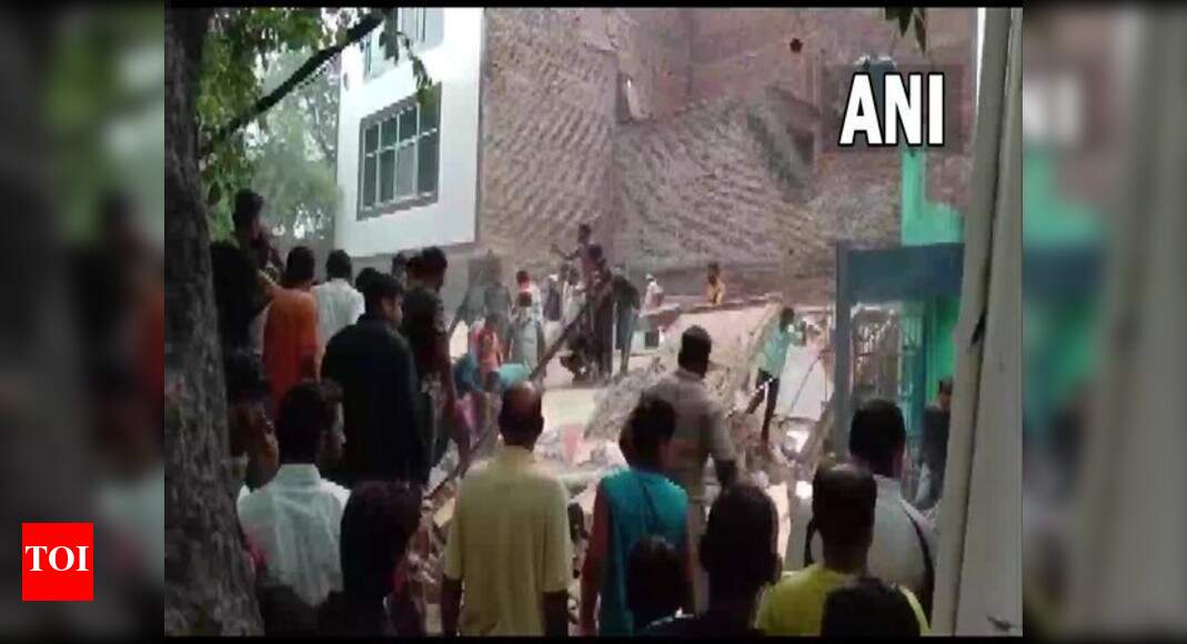 Building Collapse in Delhi: 2 injured as building collapses in ...