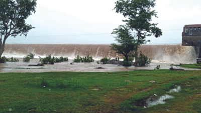Jhansi administration sounds alert over fear of rising Betwa water ...