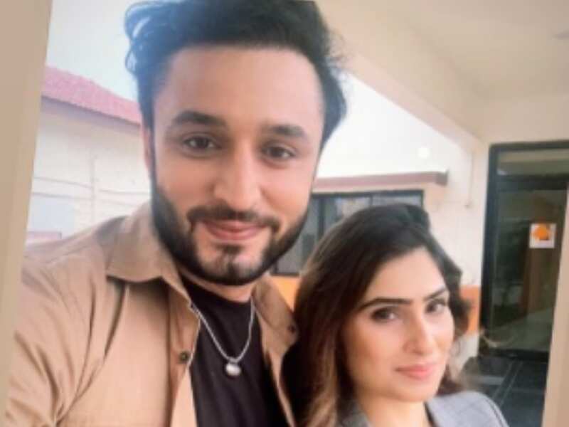 Anshul Trivedi is all smiles for a selfie with co-star Priya ...