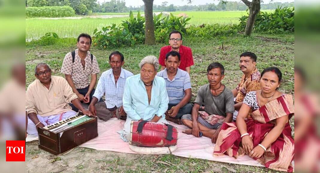 Sahajiya band members step up work to preserve Bengal's dying folk art ...