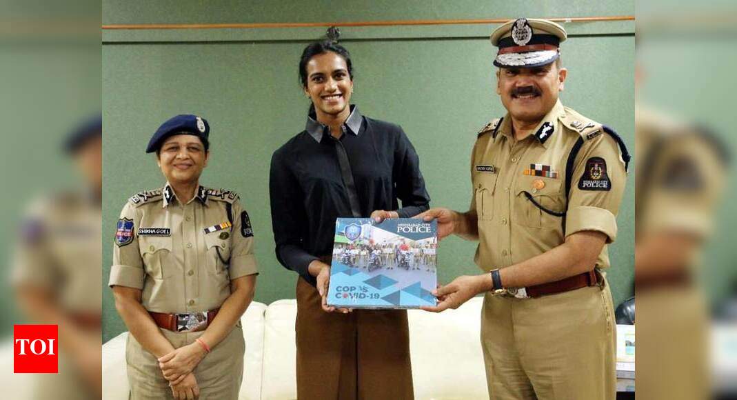 Hyderabad police felicitates PV Sindhu | Tokyo Olympics News - Times of ...