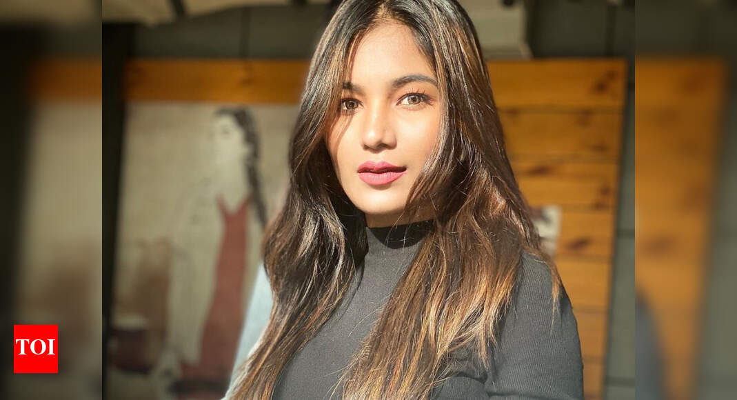 Purva Shinde warns fans against an online fraudster demanding money ...