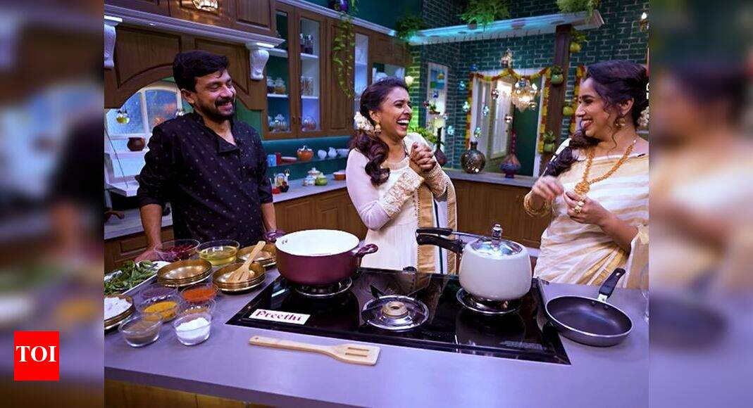 Atham Pathu Ruchi: Super 4 judge Sithara Krishnakumar and hubby Sajish ...