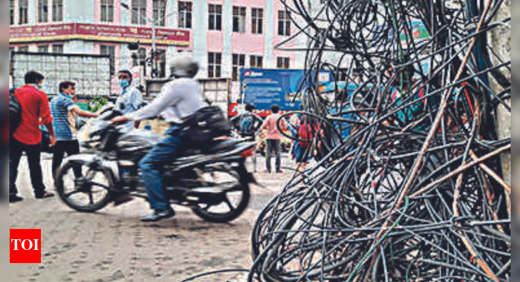 Mesh of wires still a threat in Kolkata neighbourhoods | Kolkata News ...