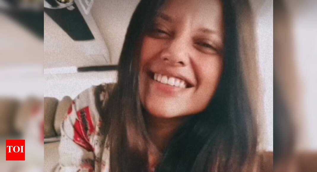 Photo: Kinjal Rajpriya captivates all with her pre-shoot selfie ...