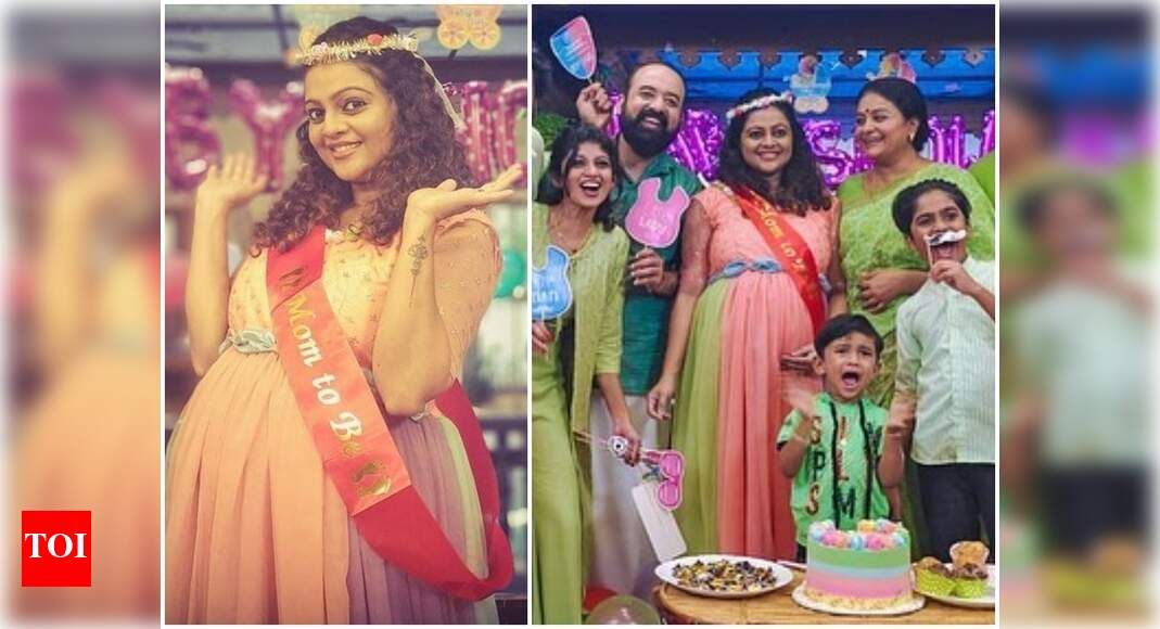 Chakkappazham actress Aswathy Sreekanth celebrates baby shower with on ...