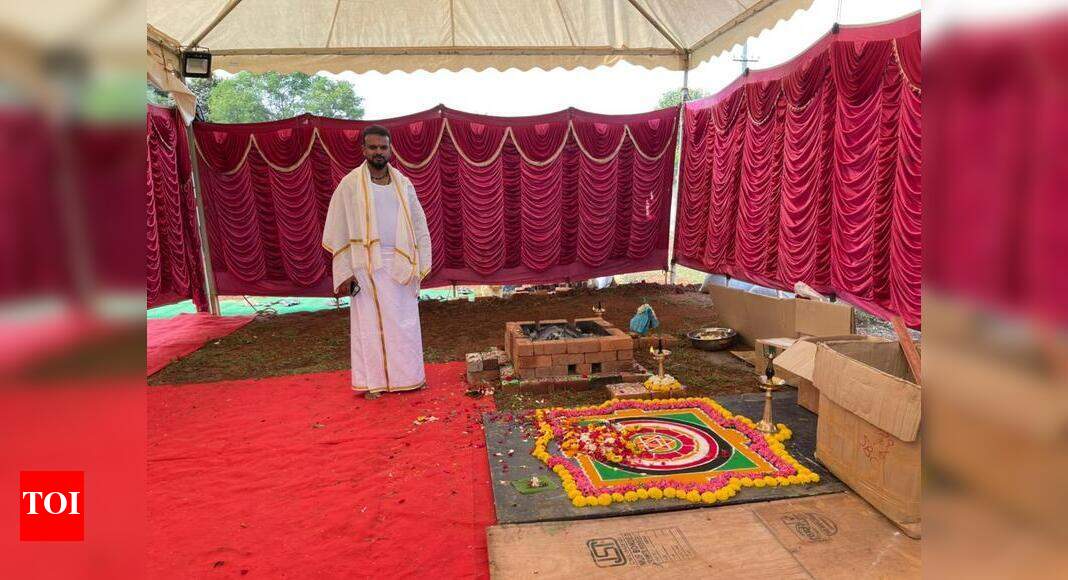 Umapathy Gowda performs bhoomi pooja for his upcoming film city ...
