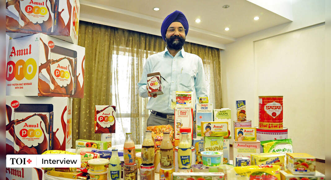 How Amul ensures 80-90% of what you pay for milk goes to farmer - Times ...