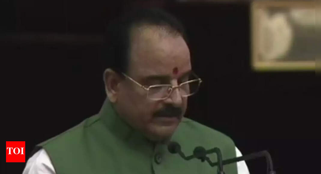 Uttarakhand: MP Ajay Bhatt shown black flags at Jan Ashirwad Yatra in ...