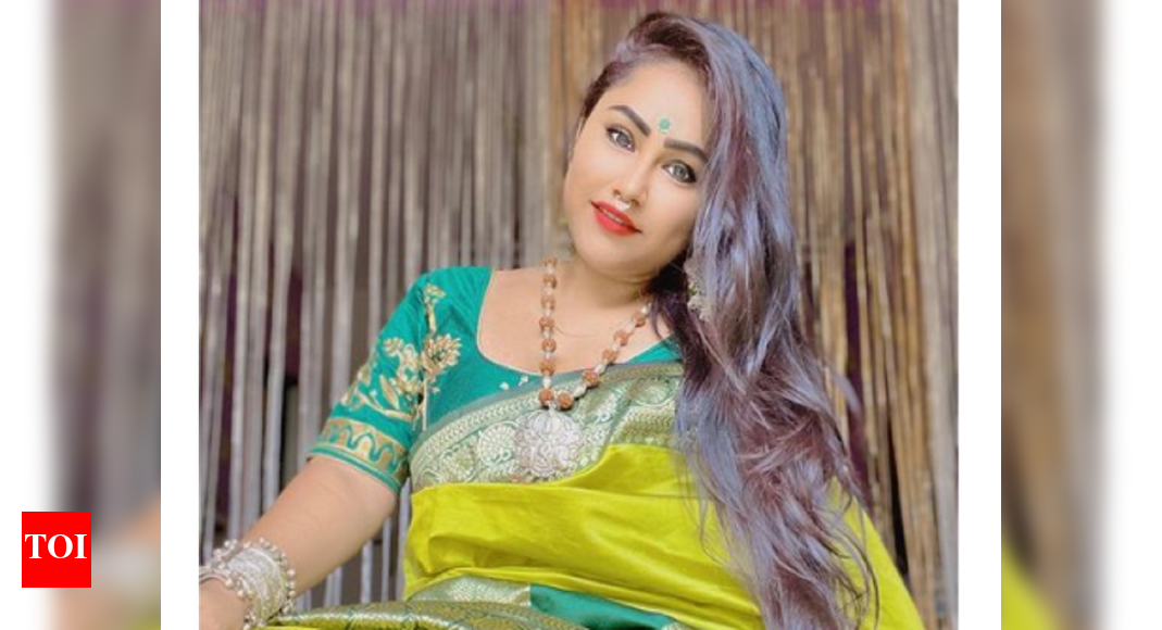 Priyanka Pandit nails the traditional fashion game in a beautiful ...