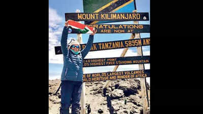 52-year-old Jyoti Ratre from Bhopal scales Mt Kilimanjaro | Bhopal News ...