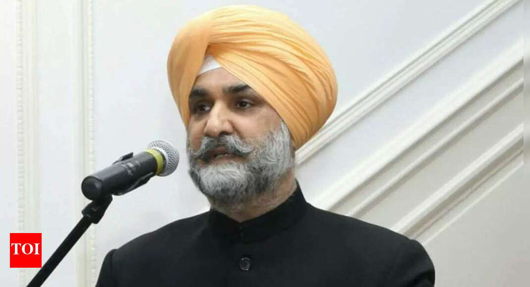 Indian envoy interacts with heads of US universities - Times of India