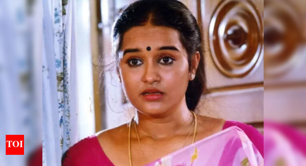 Actress Chitra passes away due to heart attack | Tamil Movie News ...