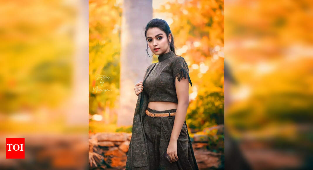 Nisha Ravikrishnan plays Geetha in her first Telugu serial - Times of India