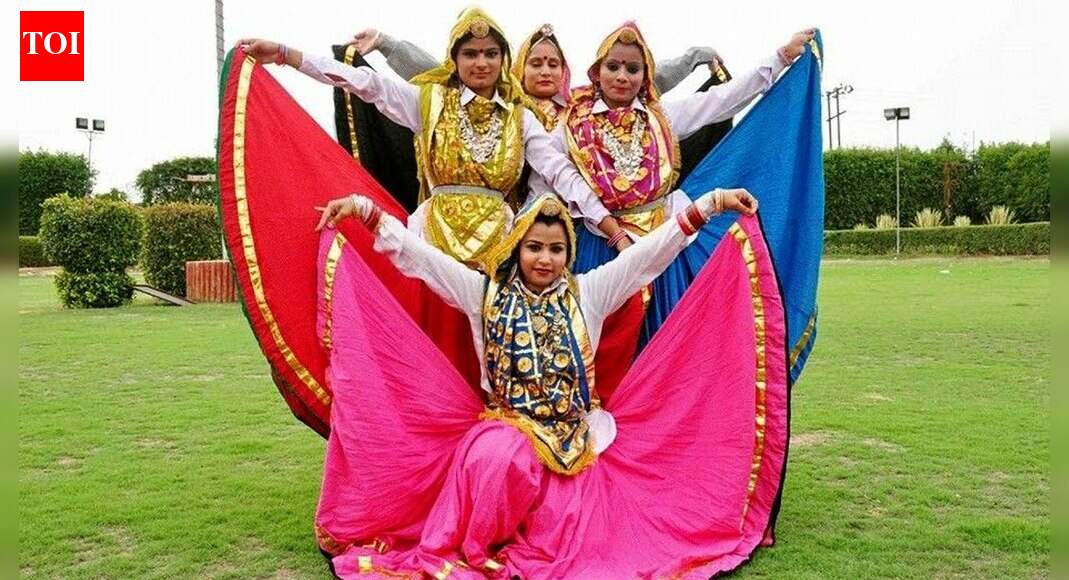 Watch New Haryanvi Song Music Video - 'Kurti Gili Gili' Sung By Raju ...