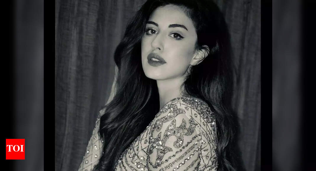 Samreen Kaur: I would love to share the screen with Satinder Sartaaj ...