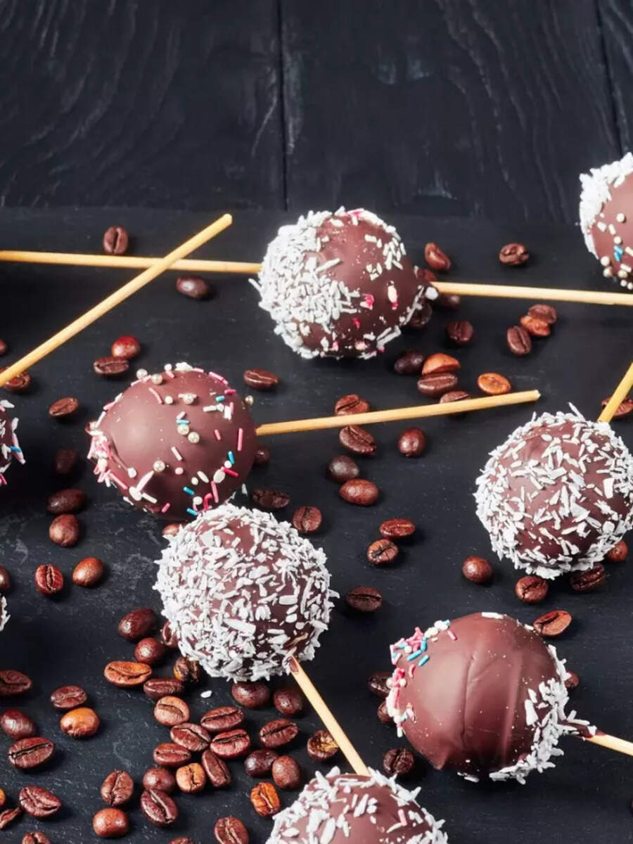 Make yummy Cake Pops with dry cake | Times of India