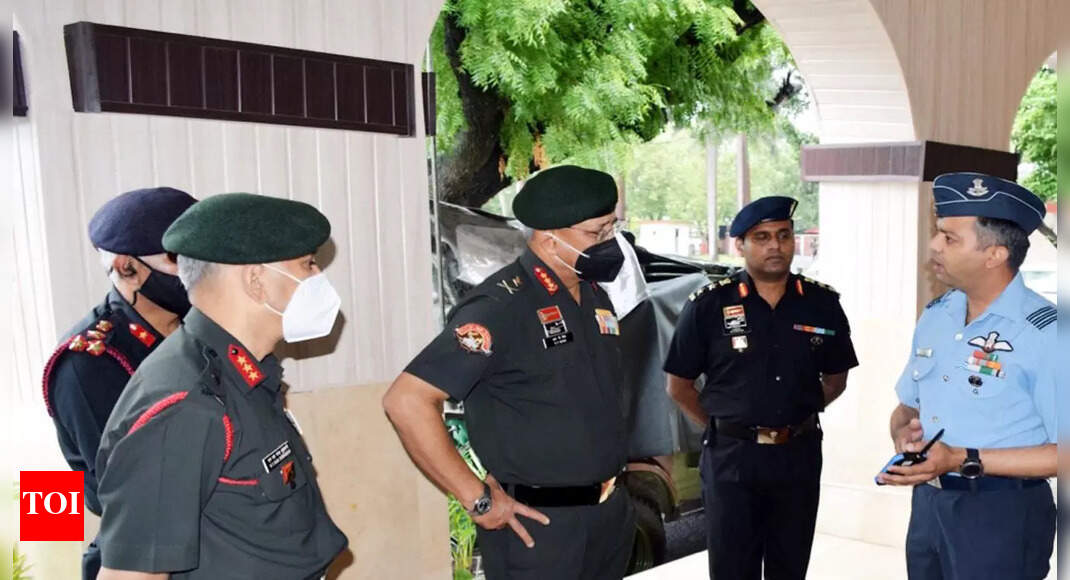 Western Command commander visits Kharga Corps Ambala to review ...
