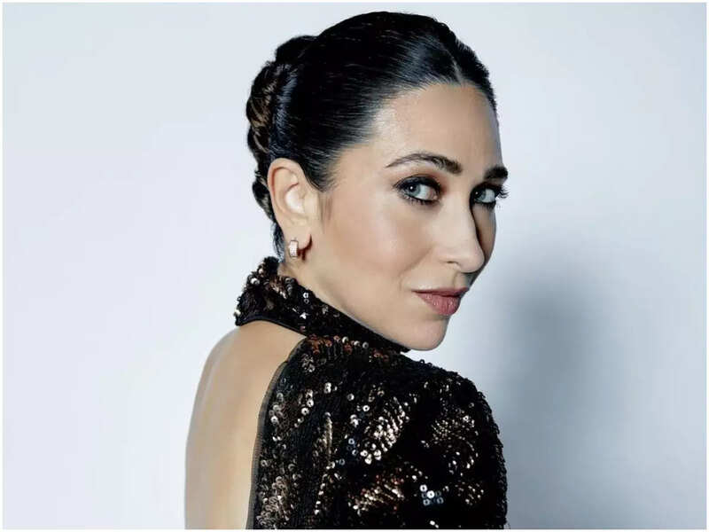 karisma kapoor: Karisma Kapoor shares a cute selfie | Hindi Movie News ...