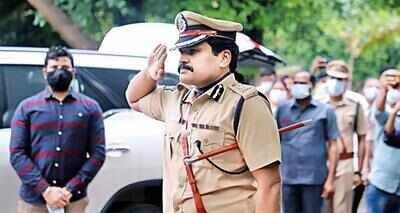 Stephen Ravindra takes over as Cyberabad CP | Hyderabad News - Times of ...
