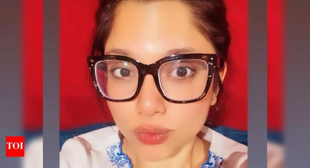 PHOTO! Kinjal Rajpriya dubs for an upcoming untitled project | Gujarati ...